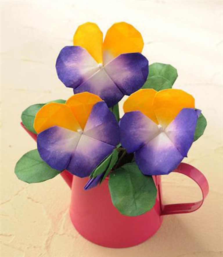 【パンジー】の折り紙作品をご紹介